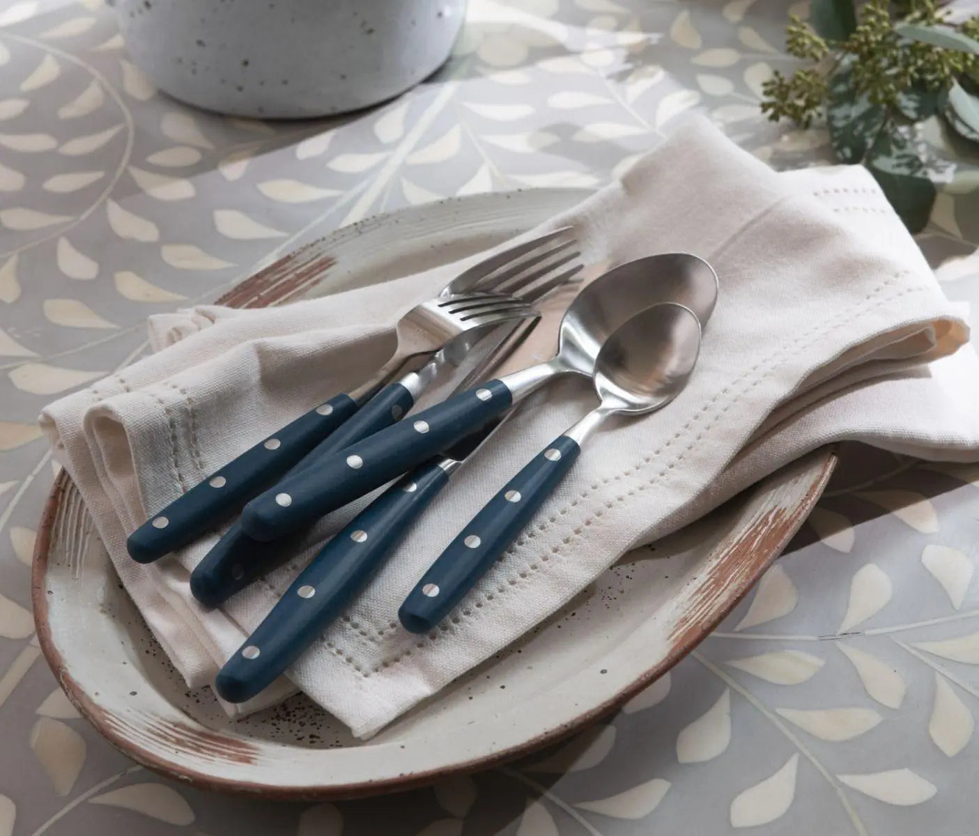 Blue Pheasant Jones Navy Flatware – Lavender Fields